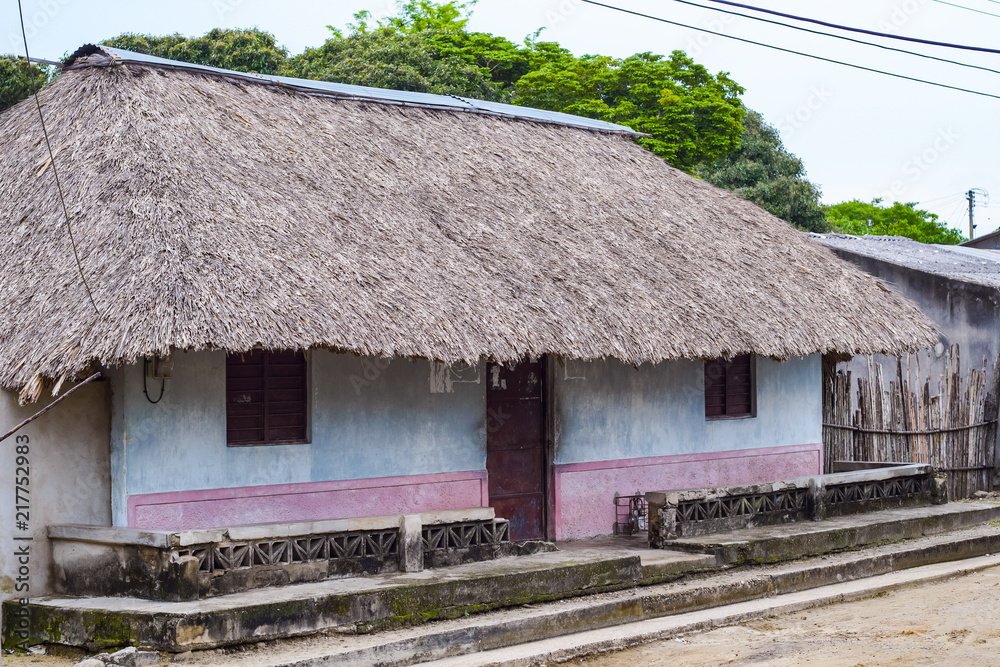 Foto de Stock Casa de palma en un pueblo de la costa caribe de colombia ...