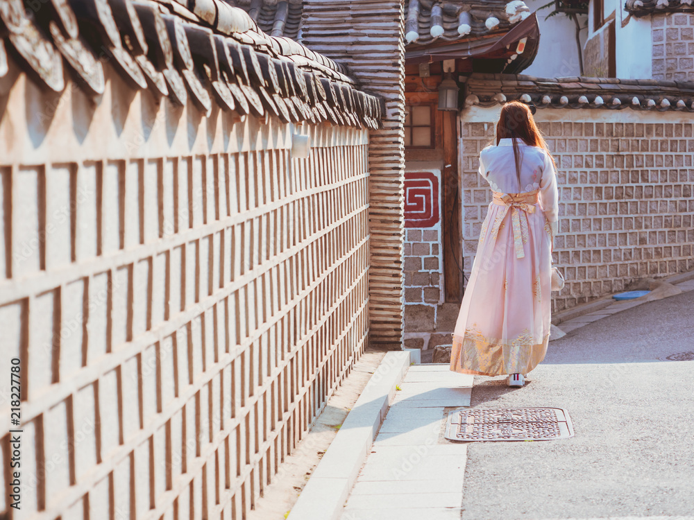 travel and tourist asia concept from backside long hair woman in korea ...