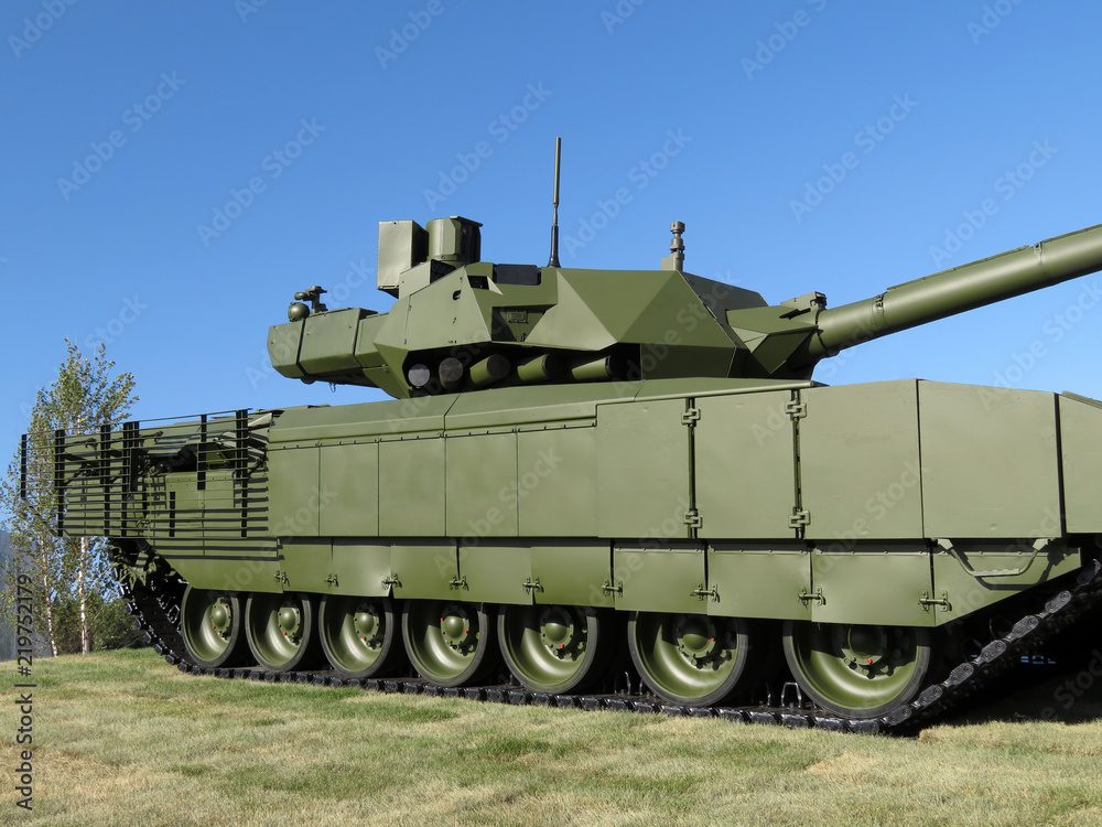 Foto de Stock T-14 Armata, newest Russian main battle tank against ...