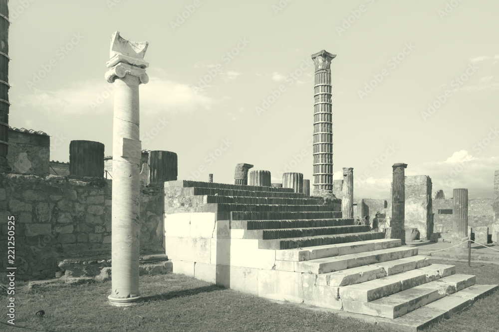 Stock-Foto „solar clock in the Temple of Apollo in Pompeii. Pompeii was ...