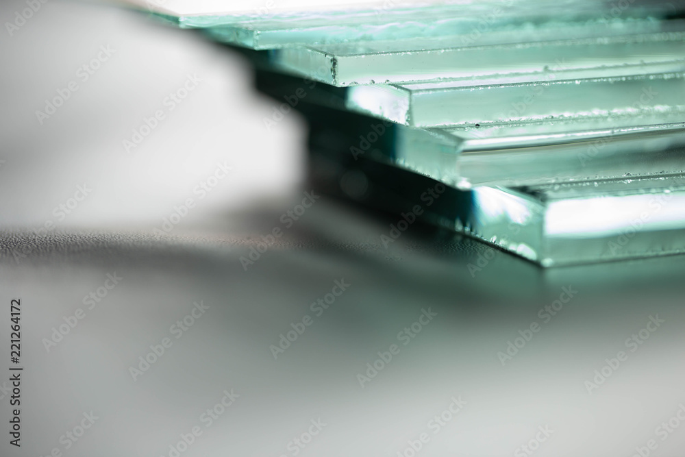 Glass Factory, produce many transparent glass thickness is not equal ...