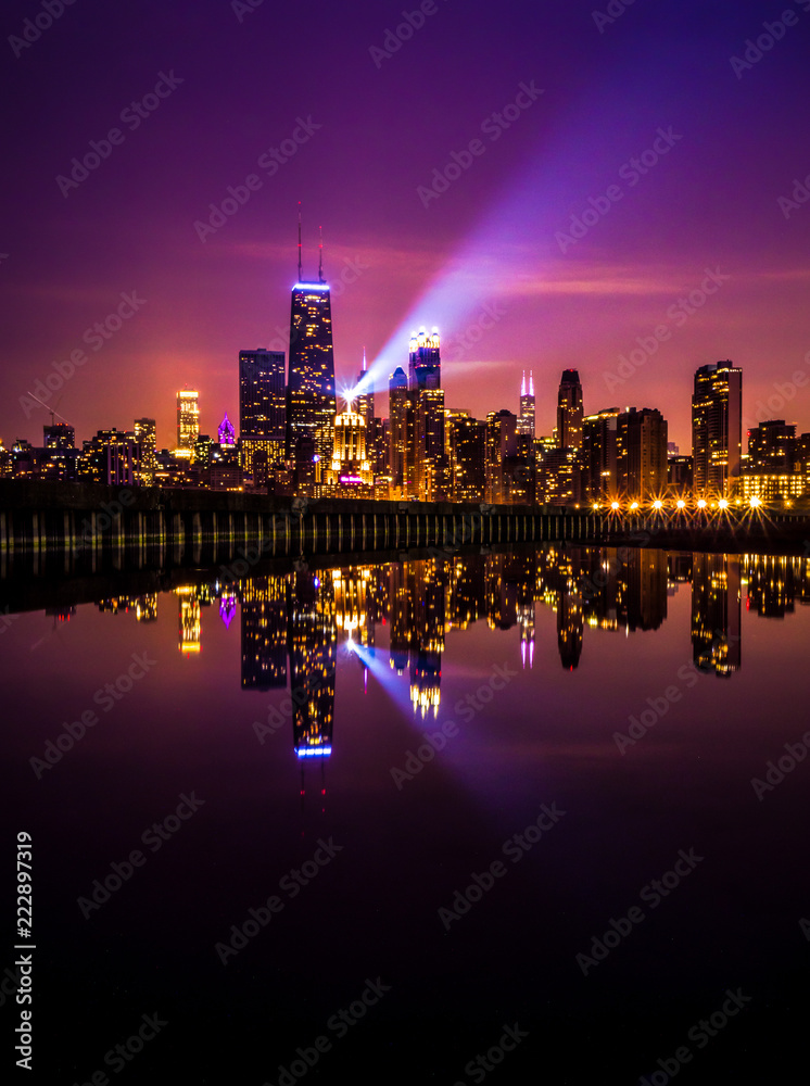 Fotografie Beautiful long exposure Chicago night skyline photo with ...