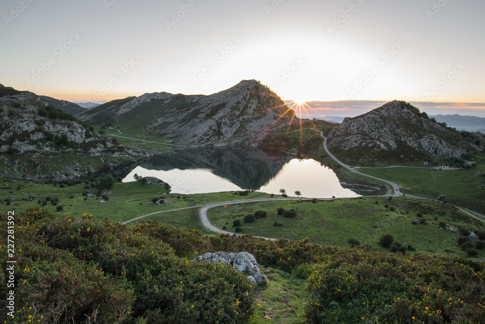 Sunset at the Lago Enol in the Picos de Europa nacional park, Spain ...