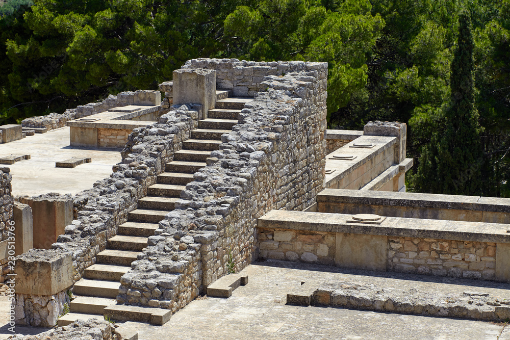 Foto de Stock Ruins of the palace of Knossos. Famous archaeological ...