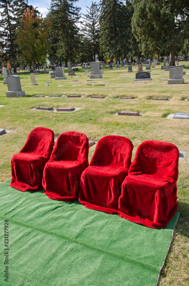 Stock-Foto „funeral chairs, red, red velvet, burial, tombstones, graves ...
