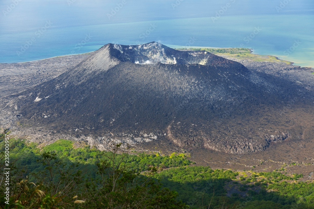 Ascent to Mount Kobui with view into the crater of the volcano Tavurvur ...
