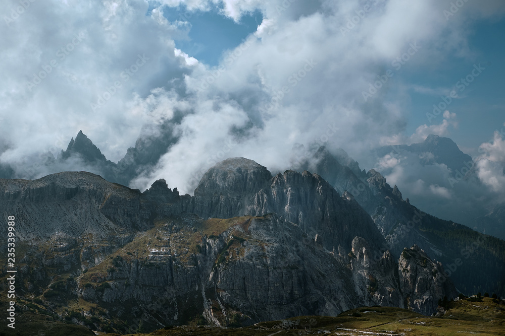montañas Dolomitas de turismo por Italia, las tres cimas de lavadero ...