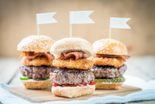 Três Burgers Foto stock gratuita - Public Domain Pictures