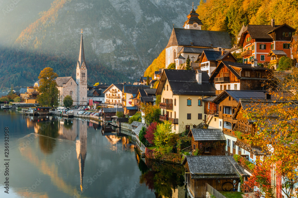 Sunrise view of famous Hallstatt mountain village with Hallstatter lake, Austria Stock Photo ...