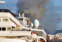 Funnel Of Queen Mary Cruise Ship Free Stock Photo - Public Domain Pictures