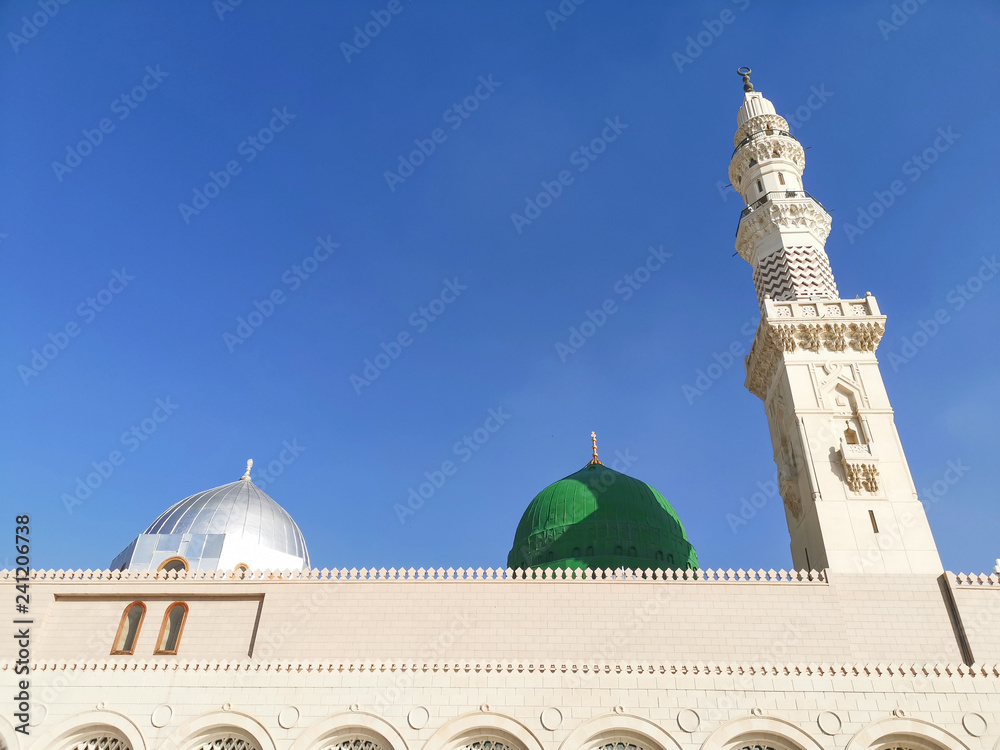 Photo Stock Medina, Saudi Arabia - March 25, 2018: Green dome closeup ...