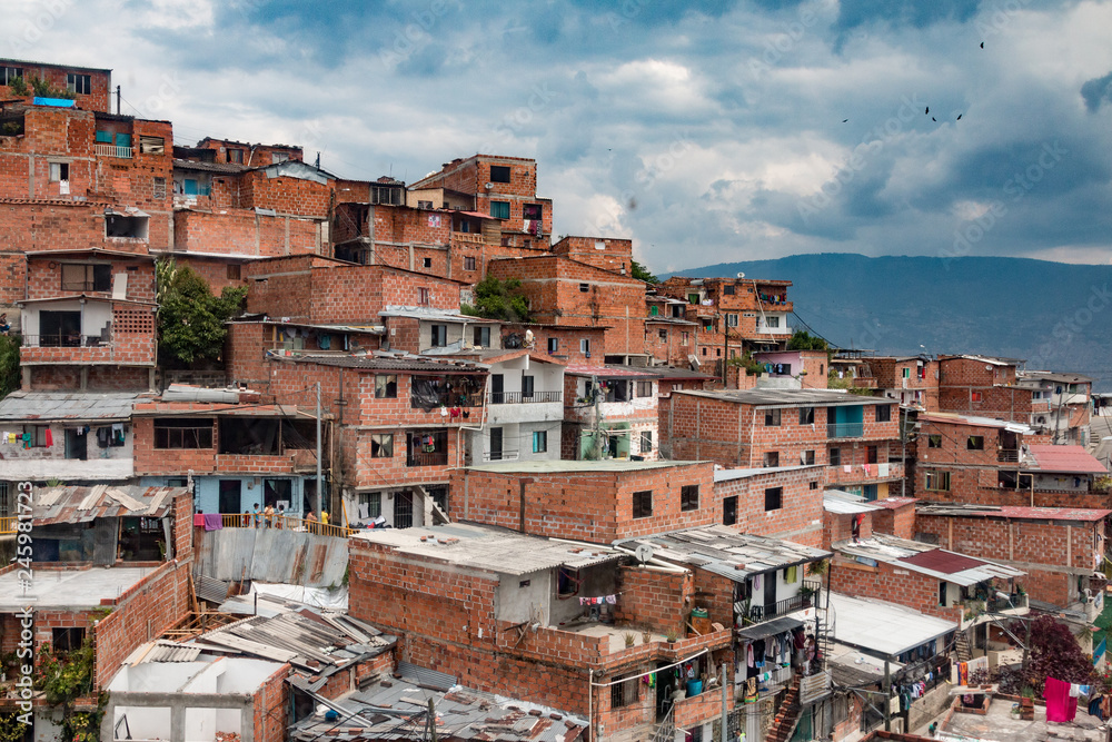 Foto Favelas in Medellin, Kolumbien do Stock | Adobe Stock