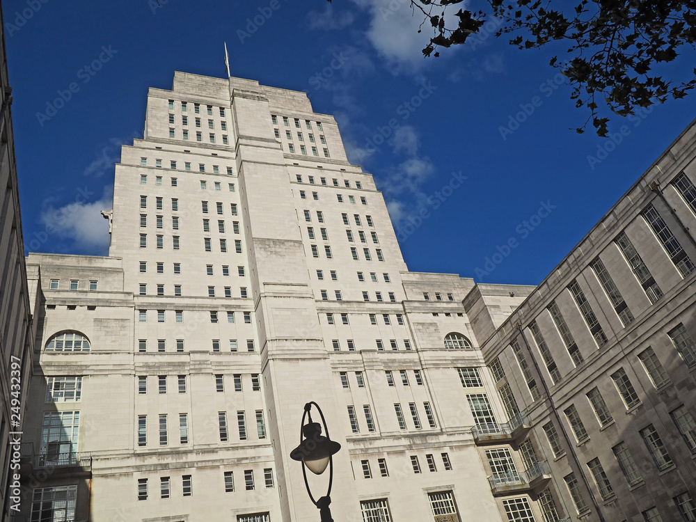 High rise art deco building from the 1930s, University of London, known ...