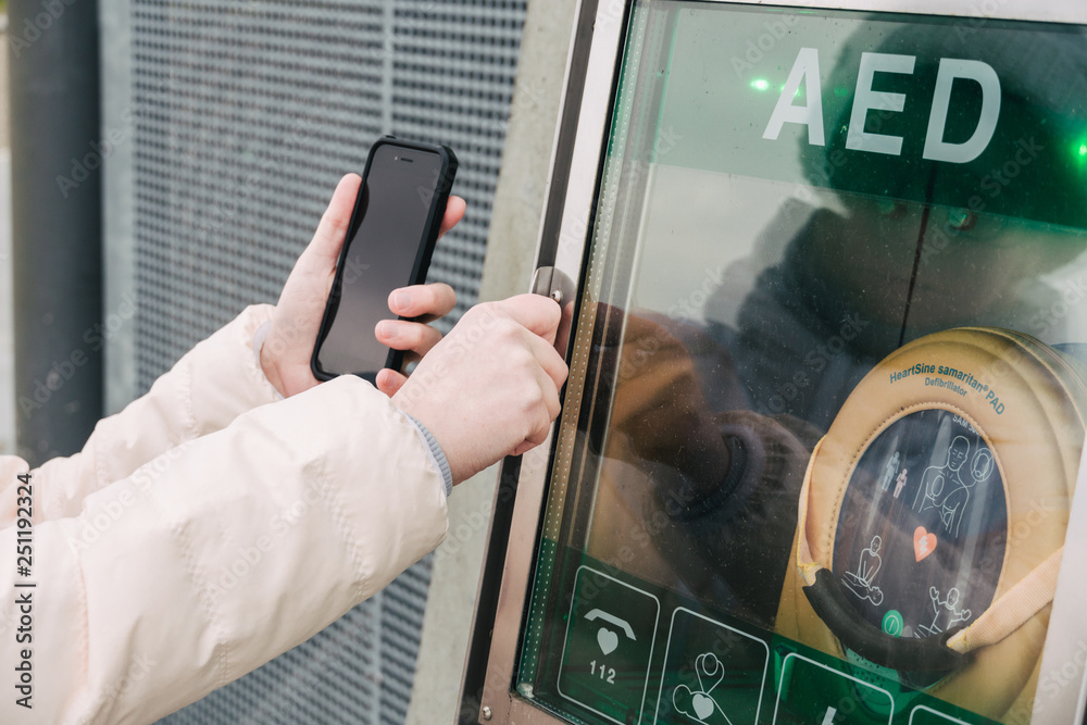 medicine cardiopulmonary resuscitation emergency call. Caucasian woman ...
