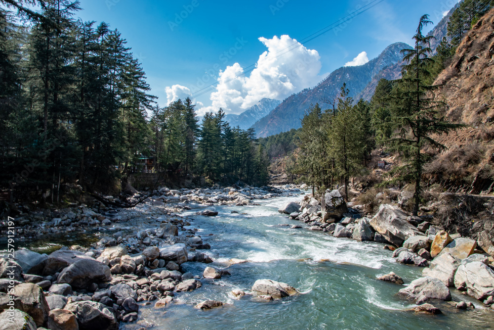 Parvati River in the mountain valley, Himachal Pradesh Stock Photo ...