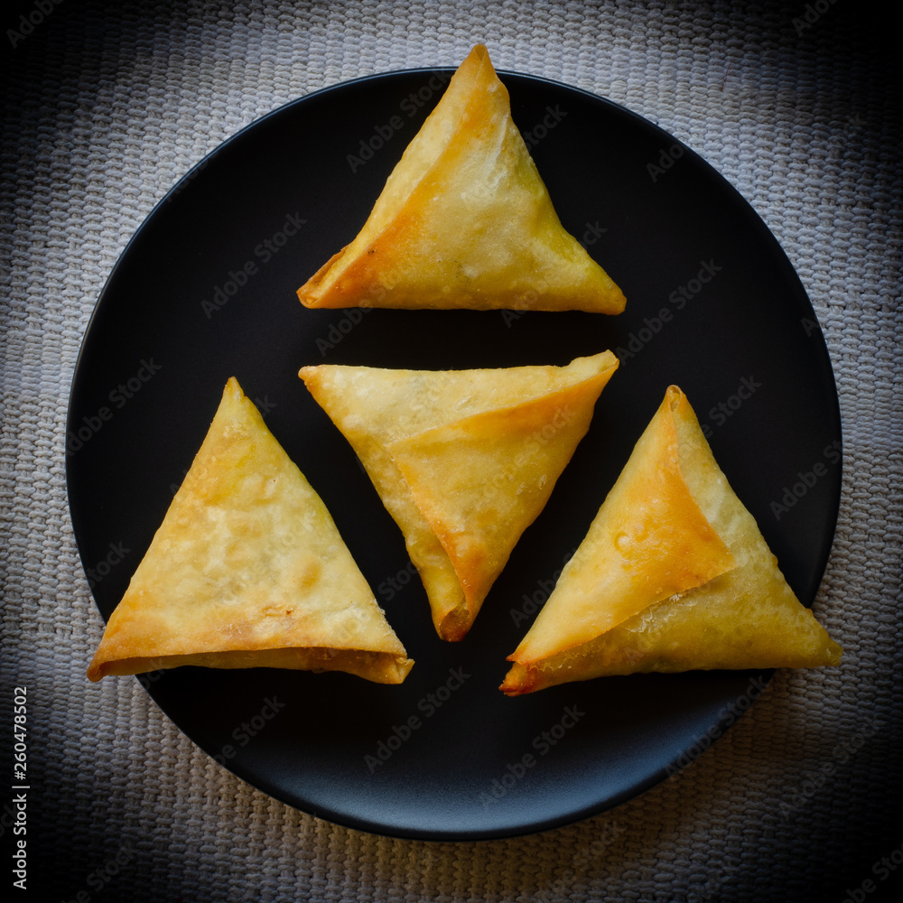 Samoosas, also sometimes referred to as a somosa, are an ever popular ...