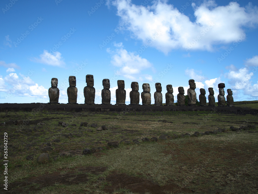 Moai, Stone Head Sculpture in Rapa Nui, Easter Island, Chile. の Stock ...