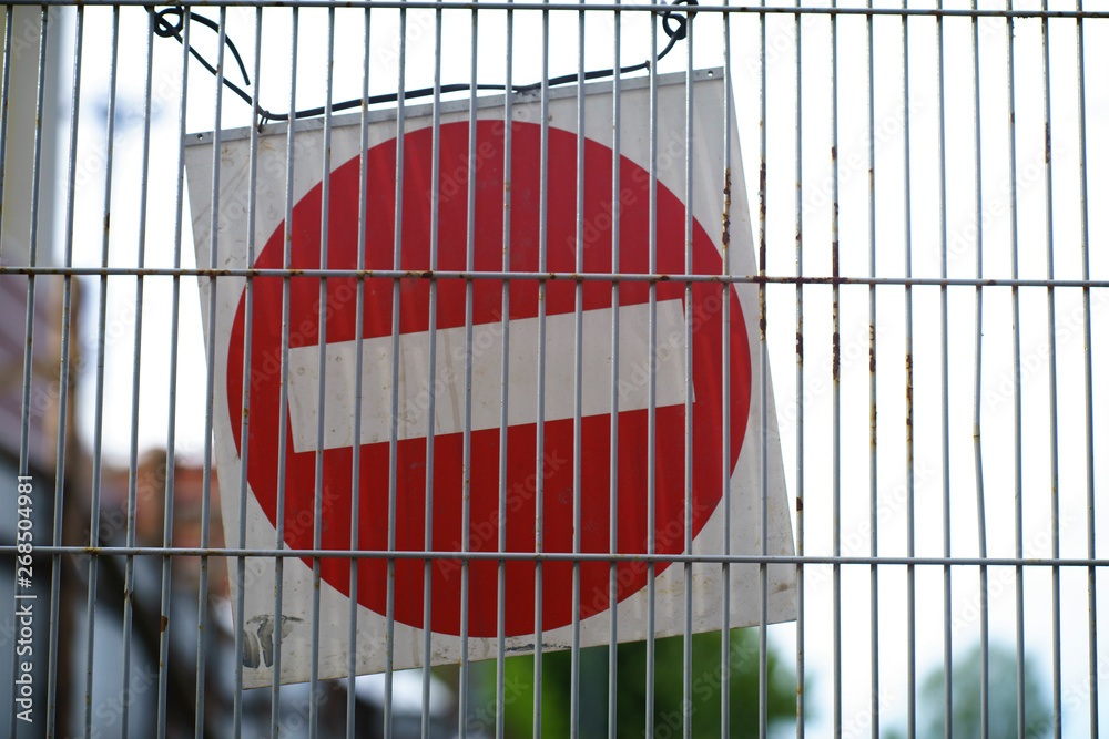 Stock-Foto „Red and White British No Entry Road Sign with Steel Fence ...