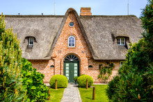 Thatched Cottage In Frame Free Stock Photo - Public Domain Pictures