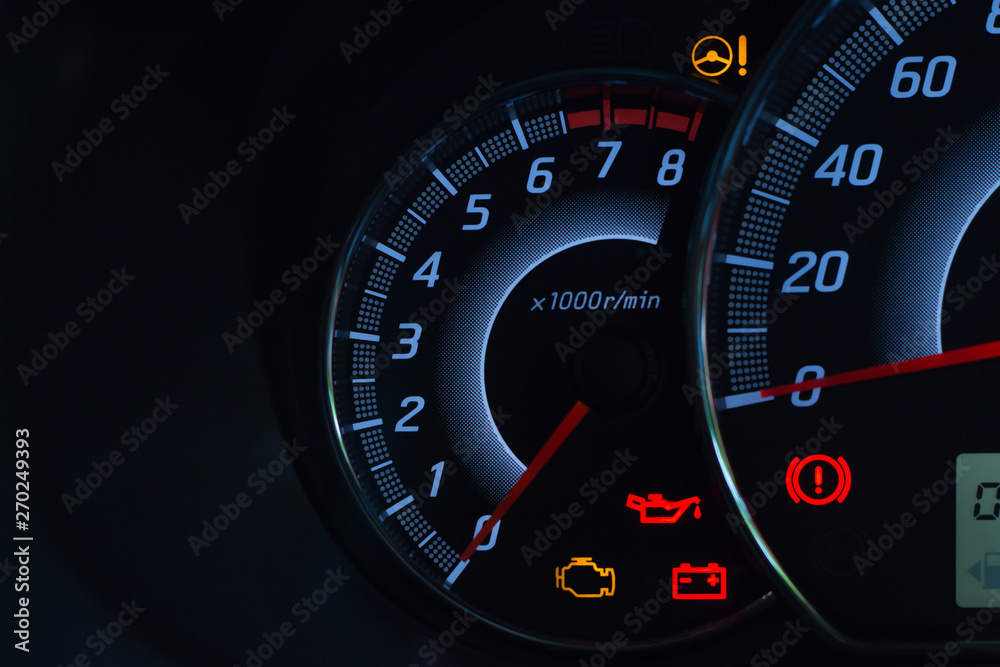 Foto Screen display of car status warning light on dashboard panel ...