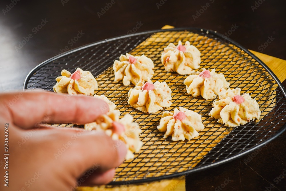 Kuih Semperit is a Malaysian traditional cookie, traditionally served ...