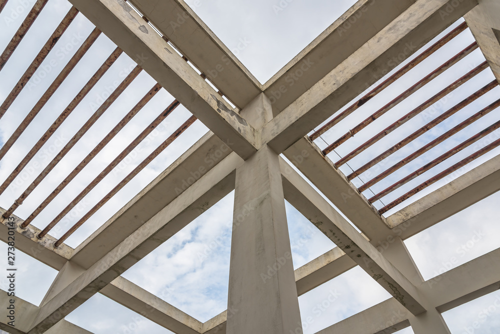 City modern high-rise building roof cement column and beam staggered ...