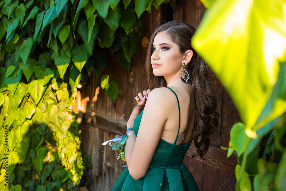 Green dress matching earrings store