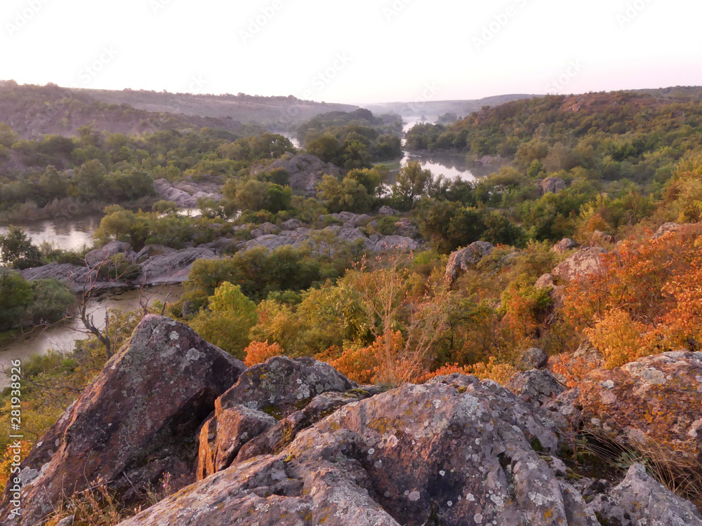 When the river crosses the mountains, very beautiful passages form ...