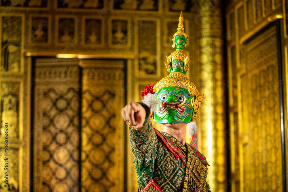 Foto de Stock [KHON Tos-Sa-Kan RAMAYANA] Khon,Art culture Thailand Dancing in masked khon ...
