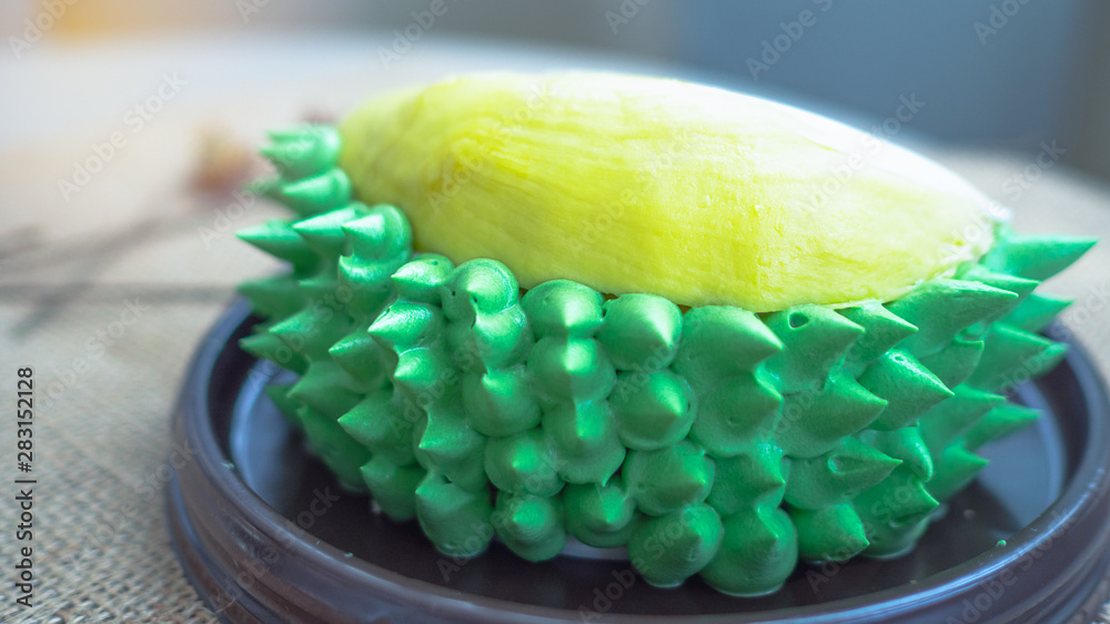 Durian Cake, Homemade bakery Make durian-shaped cakes and make-up with ...