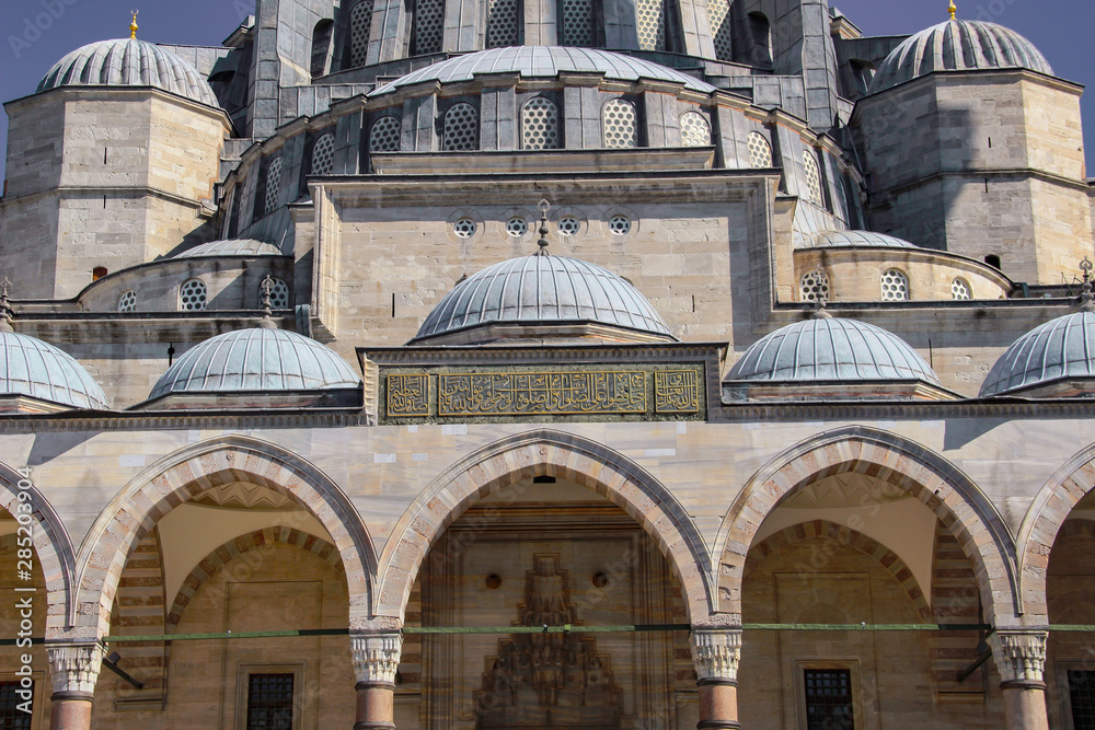 Suleymaniye Mosque, the mosque of Suleyman the Magnificent in Istanbul ...