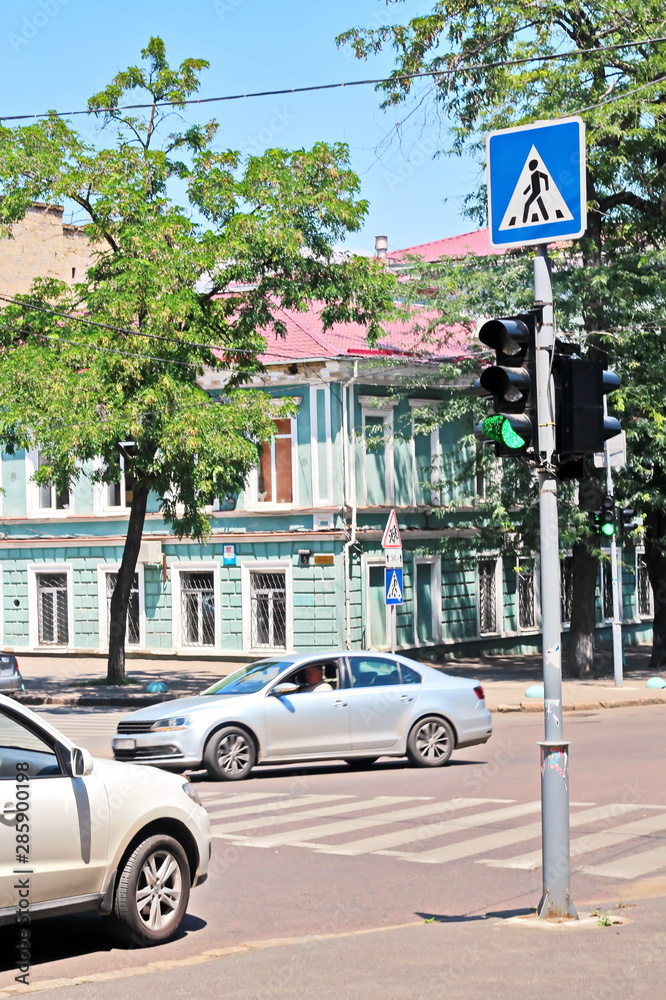 Types of various road signs, traffic lights, pedestrian crossings, etc ...