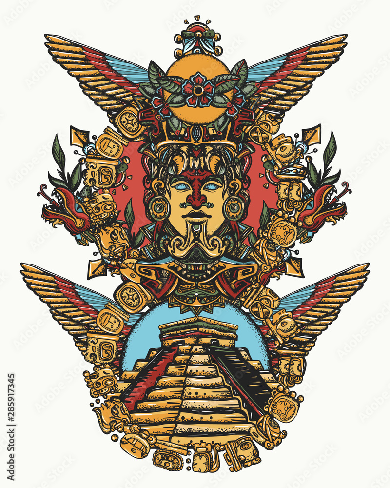 Totem and pyramids Chichen Itzá and Kukulkan god (Feathered serpent ...