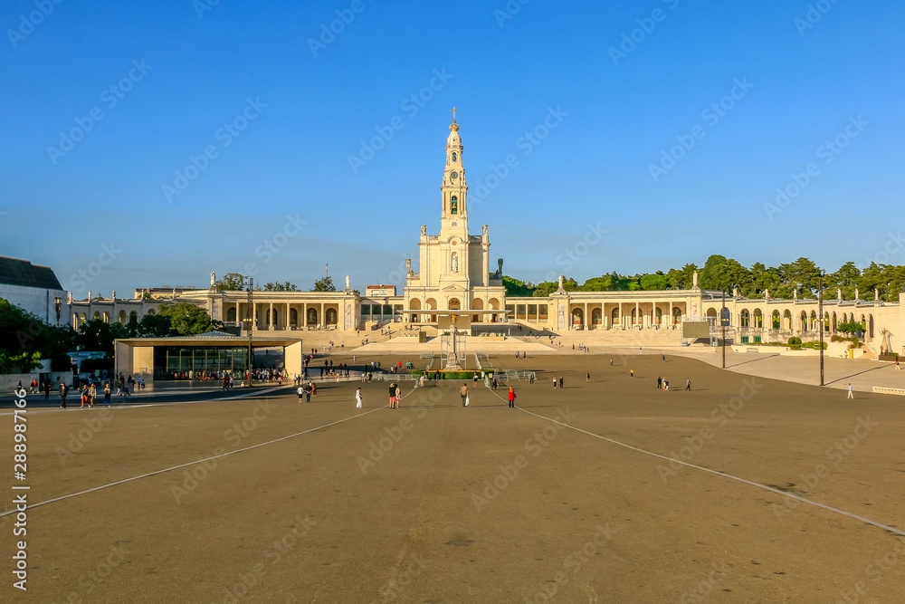 Fatima Sanctuary - Portugal - Holy Place where the Virgin Mary appeared ...