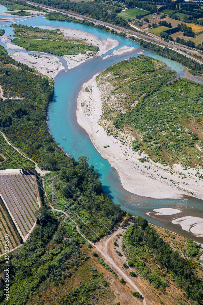 Delta du Rhône vue du ciel entre Aigues morte et saintes maries de la ...