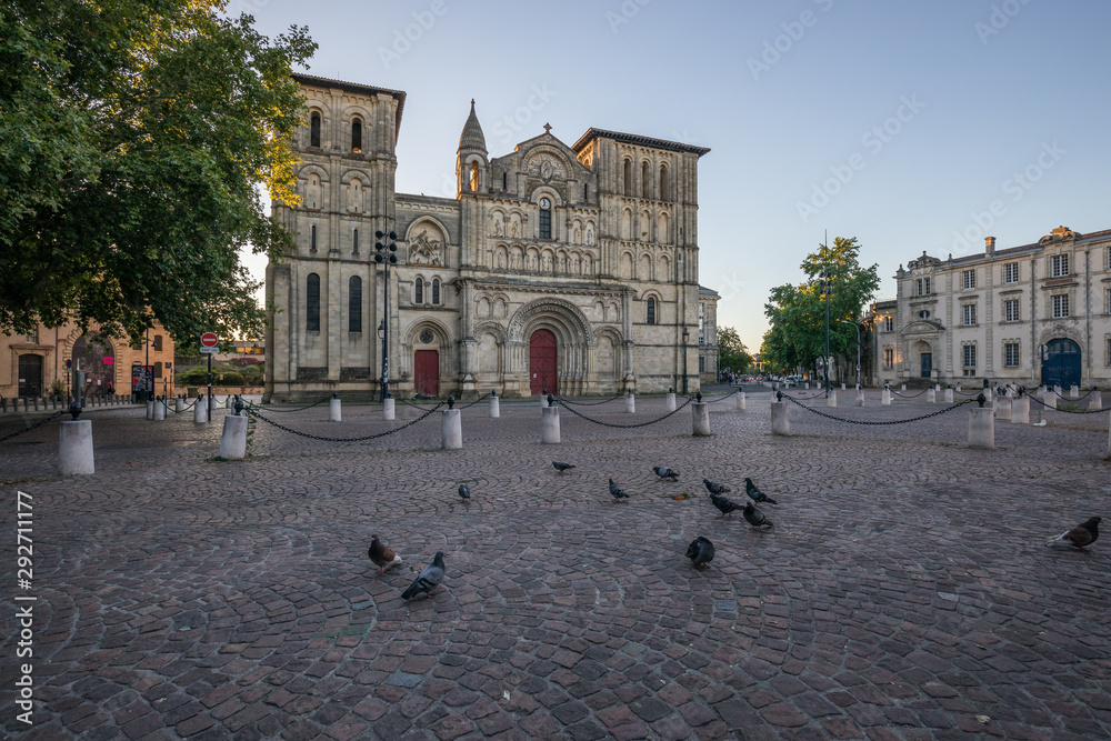 Fotografie Sainte-Croix church, the Church of the Holy Cross, a Roman ...