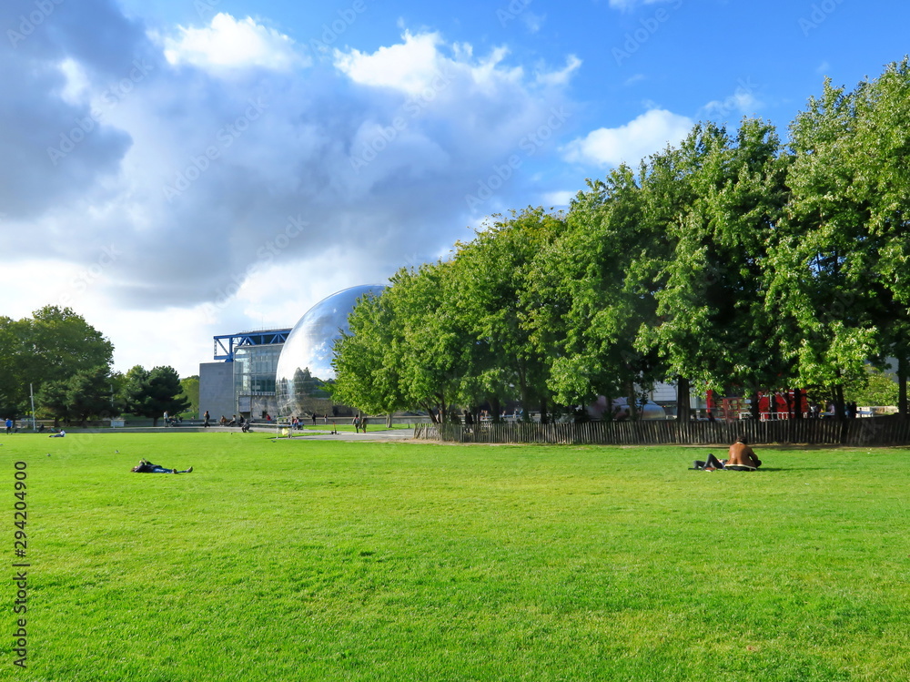 Parc de la villette. Géode et arbres. Grande pelouse. Paris,France ...
