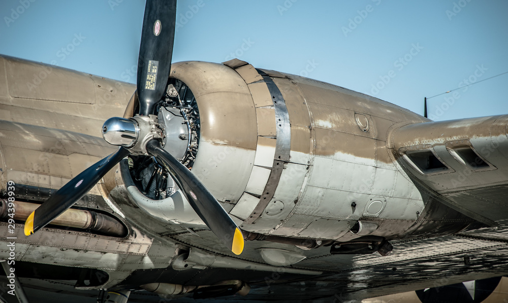 B-17 Flying Fortress Curtiss-Wright R-1820 Cyclone Radial Engine ...