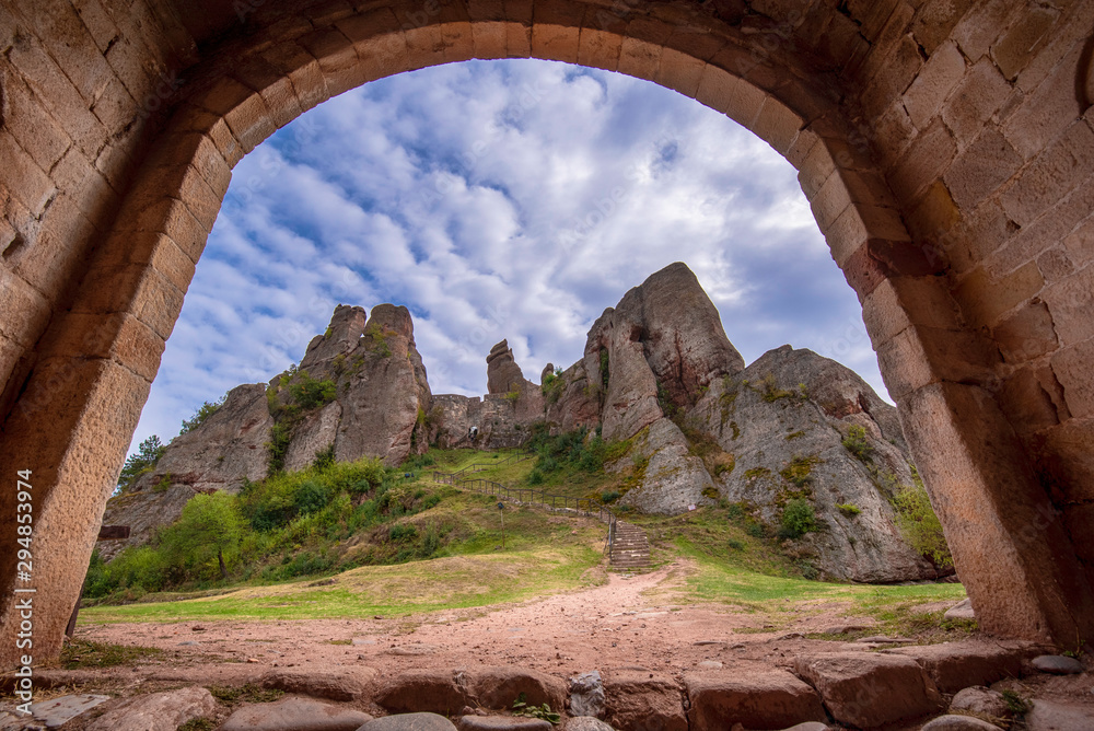 Photo Stock Beautiful landscape with bizarre rock formations. Stone ...