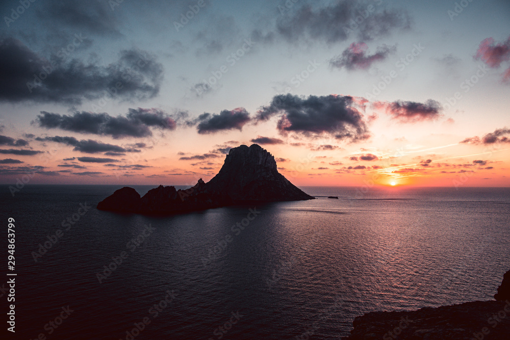 The famous rock island of "Es Vedrà", symbol of the mystic Ibiza, said ...