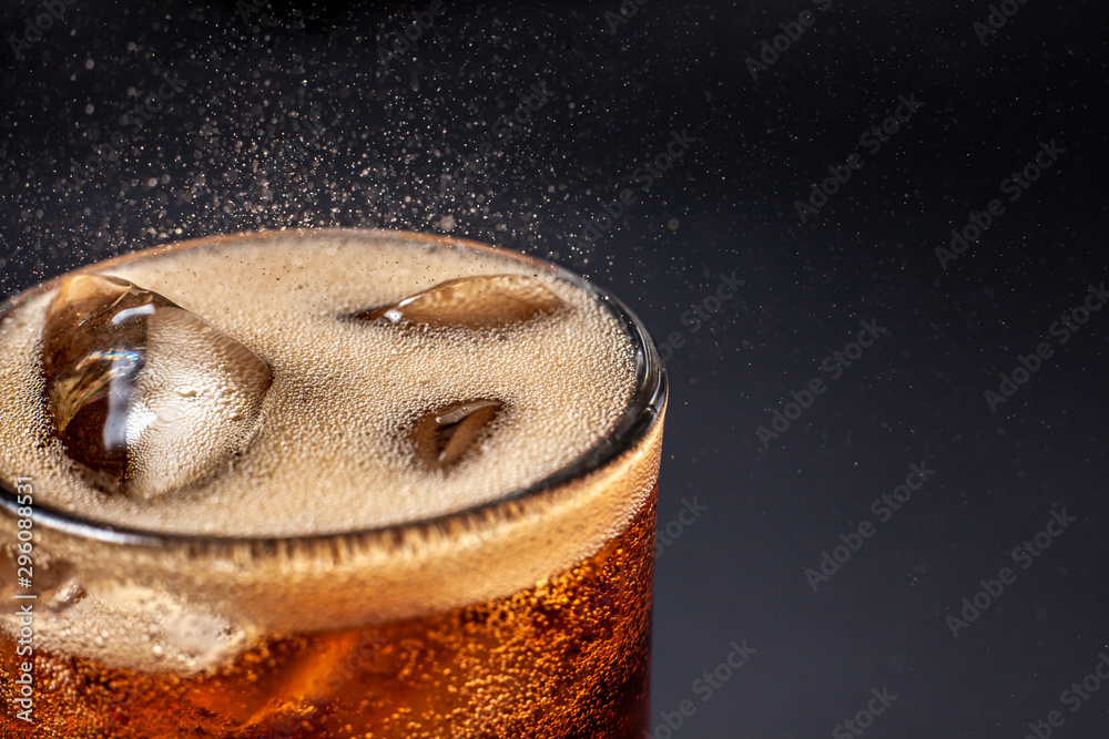 Photo Stock Fizz sparkling Cola water Refreshing bubbly Soda Pop with ...