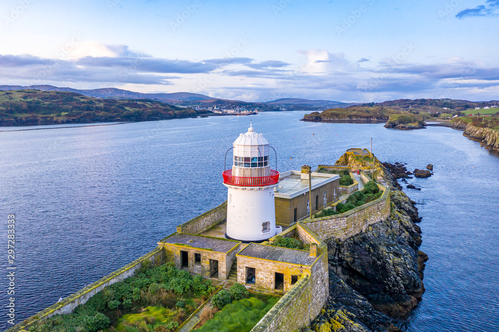 Foto de Stock Aerial of the Rotten Island Lighthouse with Killybegs in ...