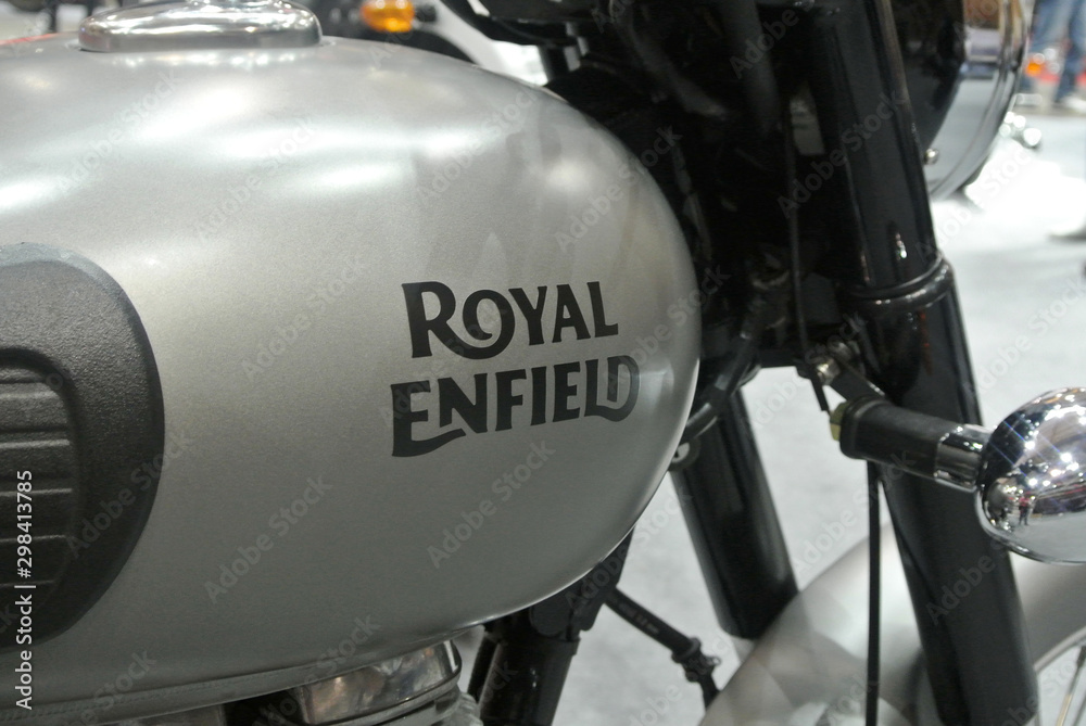 Foto de Stock KUALA LUMPUR, MALAYSIA -MARCH 31, 2018: ROYAL ENFIELD ...