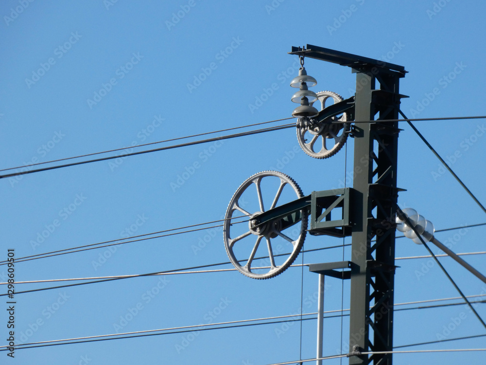 Foto de Stock Catenaria y cables en la vía del tren, Cables electricos ...