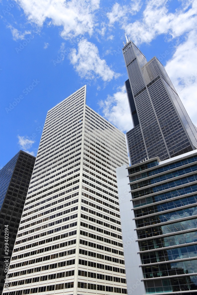 Foto de Stock CHICAGO, USA - JUNE 28, 2013: 200 South Wacker Drive and ...