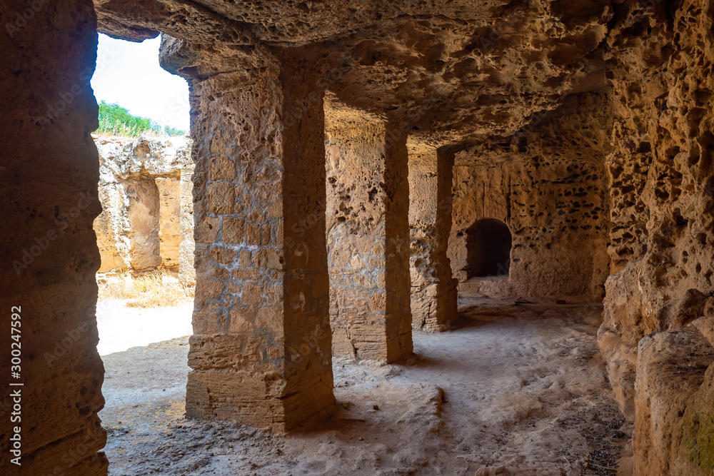 Foto Cyprus. Paphos. Park "Tombs of the Kings." Archaeological park in ...