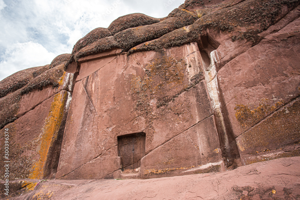Foto de Stock Panoramic view of the exterior of Amaru Muru or Gate of ...