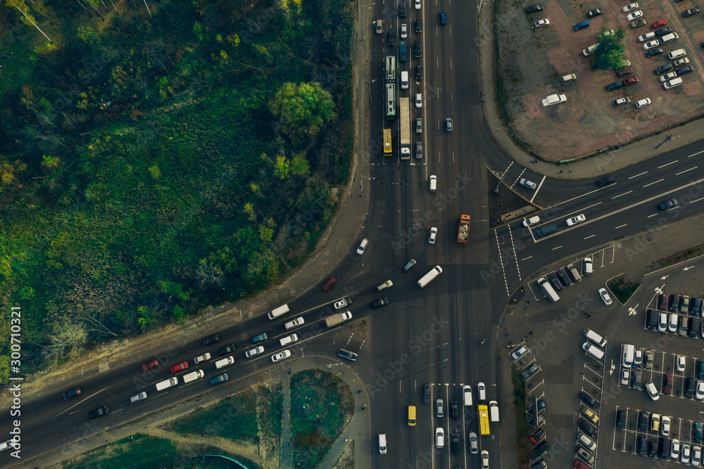 A large intersection of a four-lane and eight-lane motorway with ...