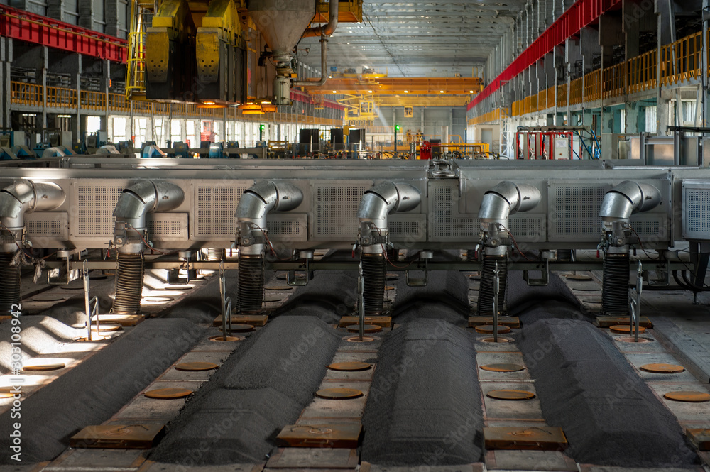 Aluminum plant. Automatic line for the production of anode paste and ...