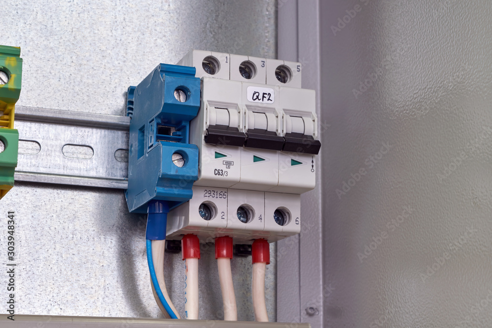 Modular circuit breaker and pass-through terminals in electrical ...